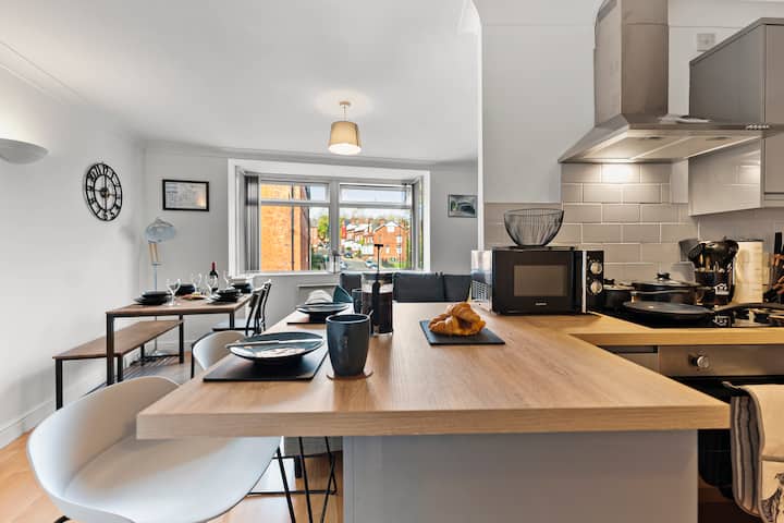 Centrally Located, Contractor Friendly Plaza Suite - Leeds