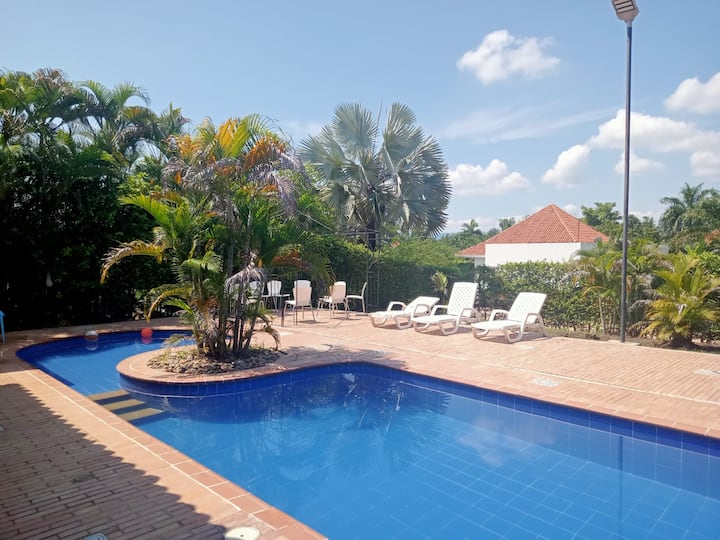 Casa De Campo Melgar-26 Personas-6parq - Melgar