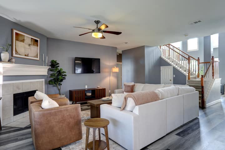Spacious, Comfortable King Beds, Perfect Location - The Colony, TX