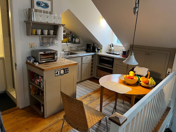 Cozy One-bed In Harvard Square - Cambridge, MA