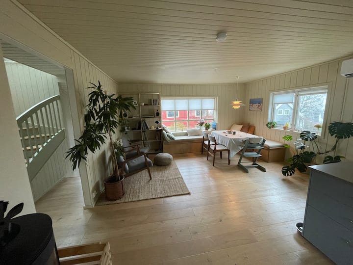 Hillside 2-floor Apartment - Stavanger