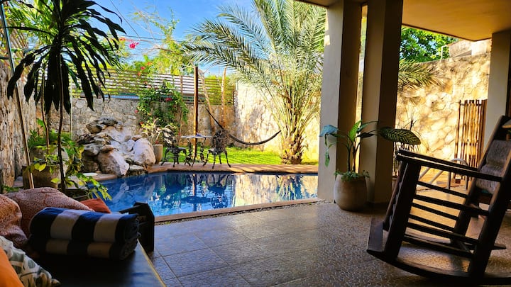 Private Pool & Garden Hideaway - Valladolid