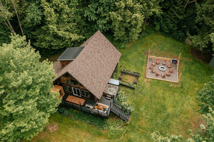 Close To Slopes & Downtown! Heat & Ac - Vermont