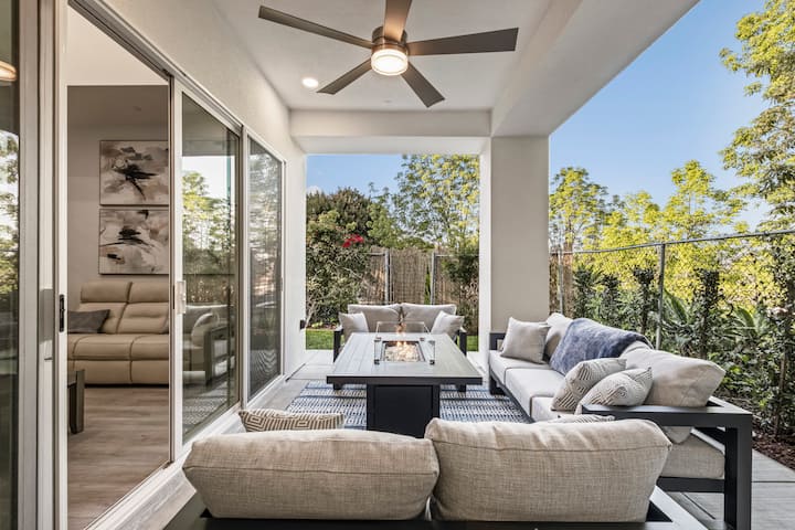 Stylish Palos Verdes 3br Oasis - Carson, CA