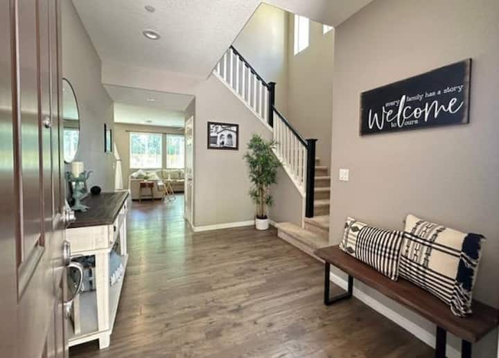 Private Room W Shared Entrance - Brentwood, CA