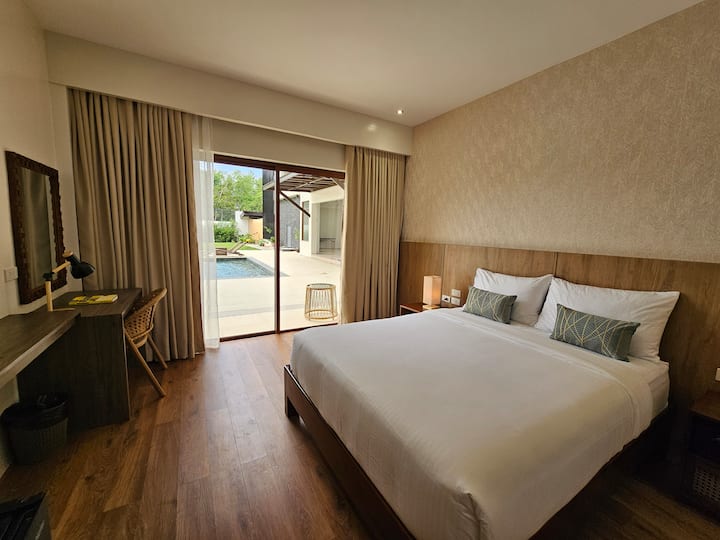 Premier Double Room Pool Access - Panglao
