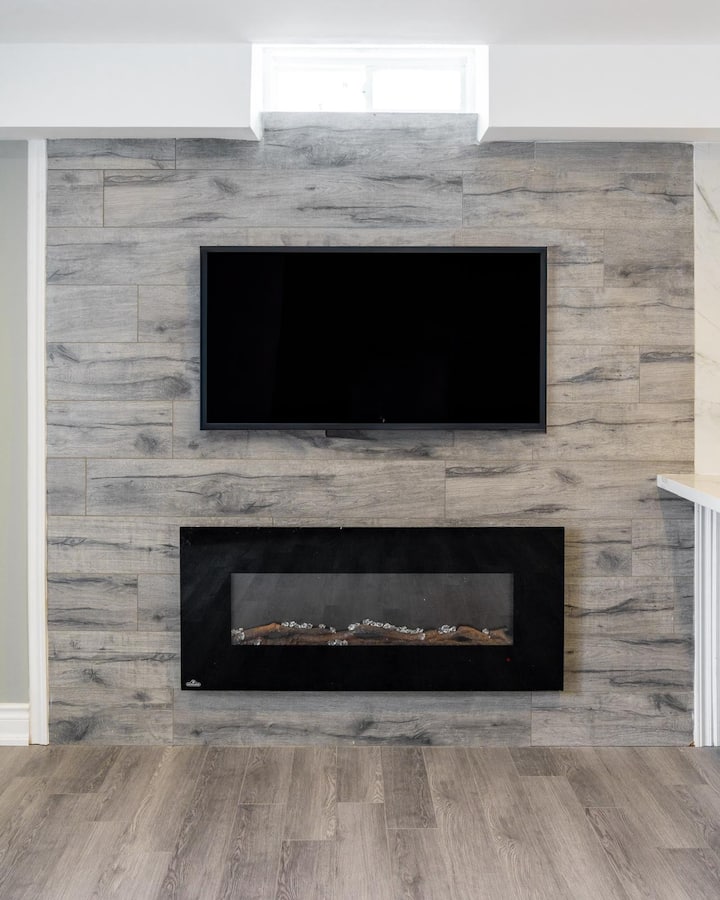 Bright & Cozy Basement Retreat - Oshawa