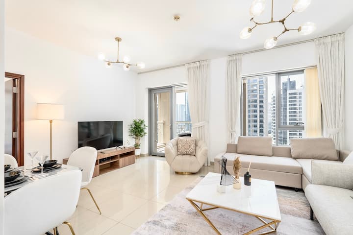 Downtown Gem 1bhk | Walk To Burj - Dubai