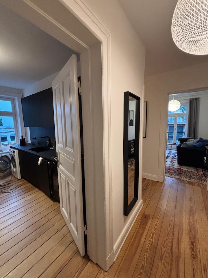 Schöne Zentrale Altbauwohnung - Hamburg