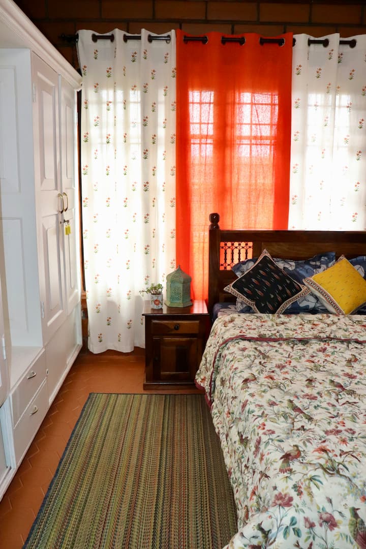 Cozy Boho Room- Hillside Cottage - Coonoor