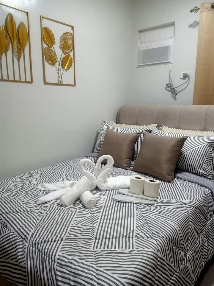Coho Staycation With Free Swimming In Las Pinas - Las Piñas