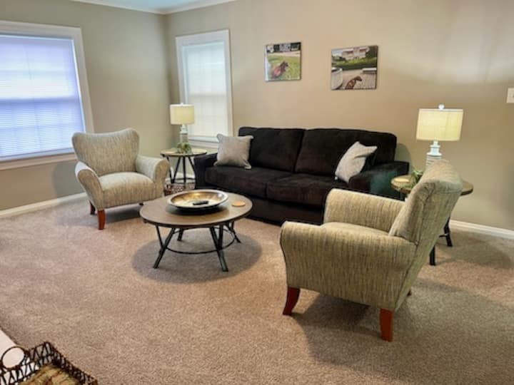 Ace High- Upstairs Unit - Evansville, IN