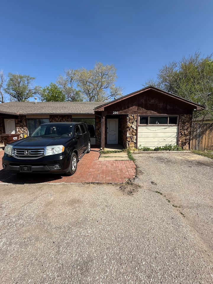 Stylish 2-bedroom Oasis In The Heart Of The City - Wichita, KS
