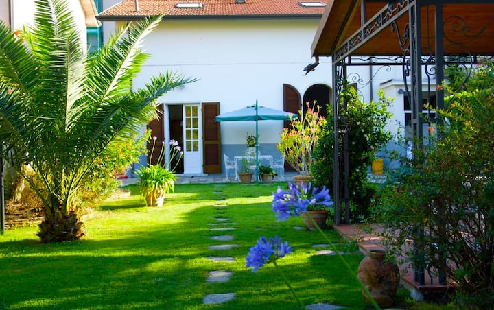 Le Jardin Sur La Mer - Centre De Marina Di Carrara - Carrara