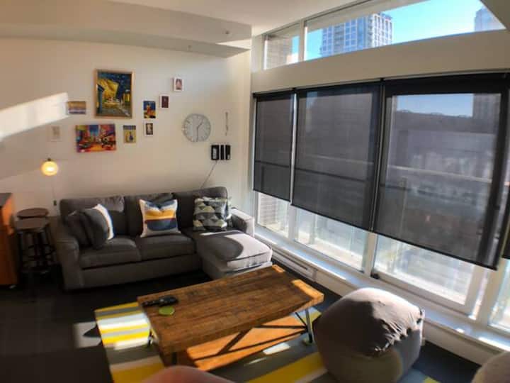 Downtown Loft With Parking - Vancouver