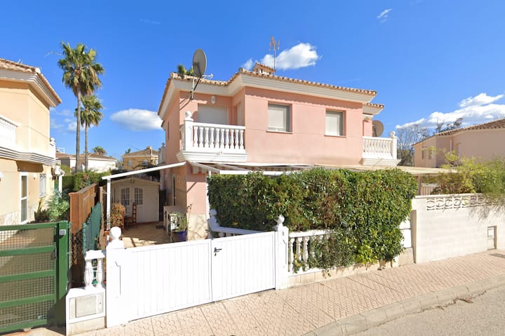 Ferienhaus Mit Terrasse – 3 Min Zu Fuß Zum Strand - Oliva