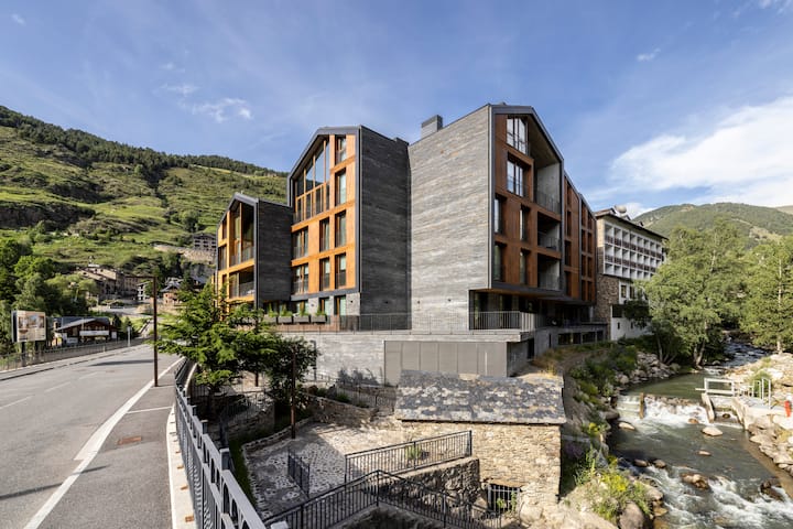 Luxurious Mountain Gem: Enjoynature~gym~sauna~pool - Andorra