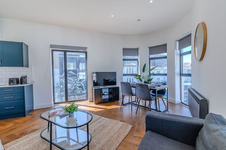 Beautiful 2 Bedroom Flat Next To Station - Brighton