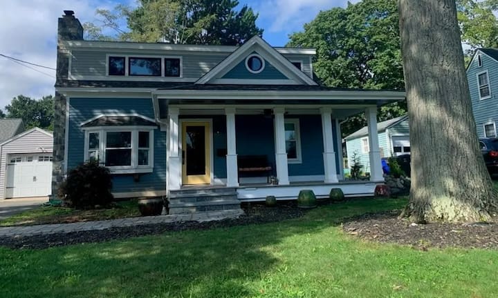 Room In West Hartford - West Hartford, CT