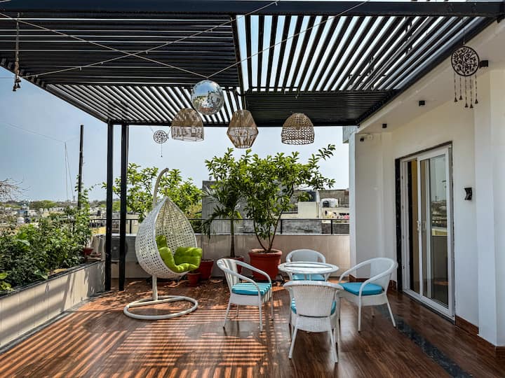A Perfect Rooftop Apartment. - New Delhi