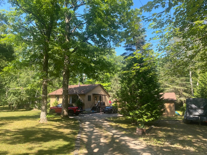 Compass Cottage In Sauble Beach - Sauble Beach