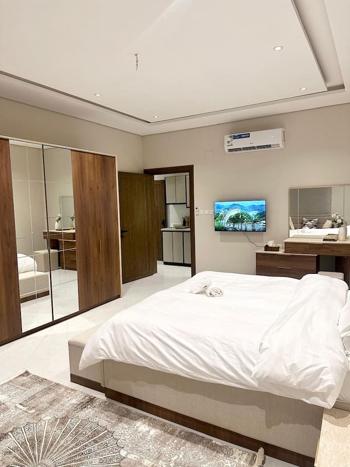 جناح| إقامة هادئة على بعد7 دقائق بالسيارة من الحرم - Madinah