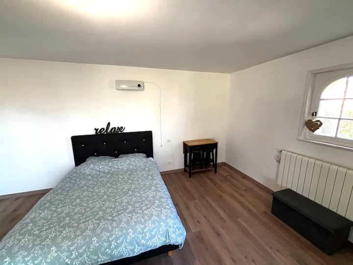 Chambre Avec Terrasse Et Jardin - Valréas