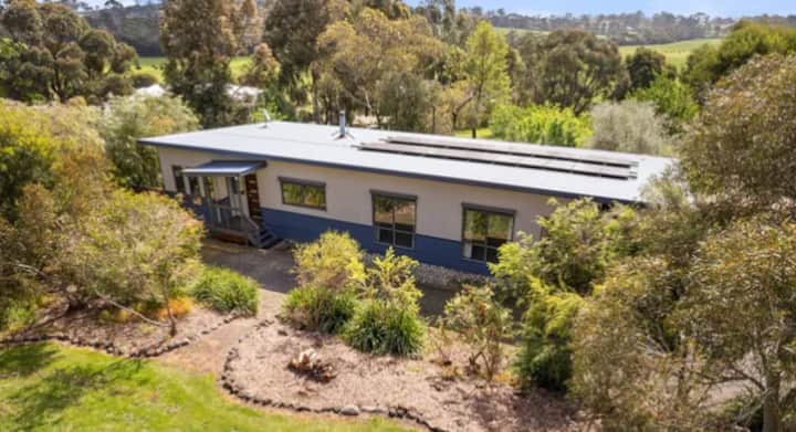 Escape To Your Country Oasis. - Bunyip