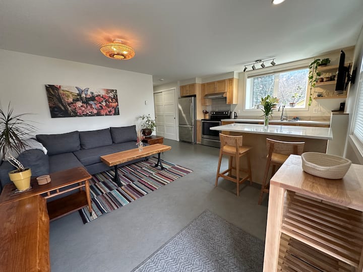 Nelson's Uphill Haven - Nelson