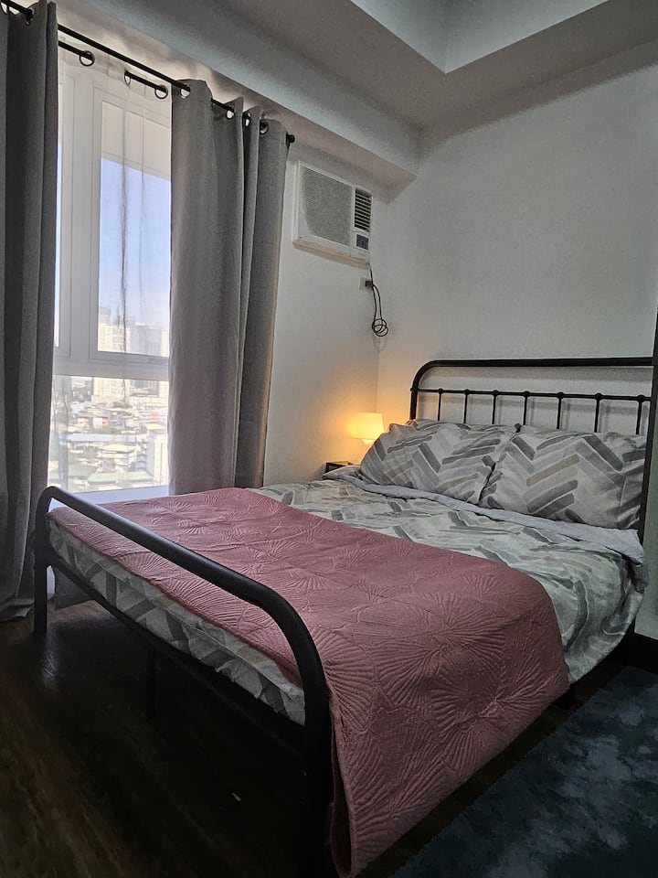 Urban Oasis: Cozy 1-bedroom W/ Pool Access - マカティ