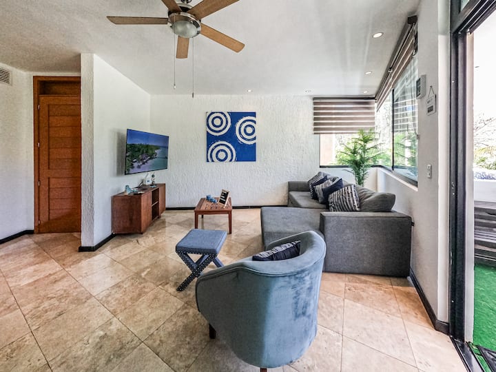Chic Apartment – Marina, Pool & Beach Access - Puerto Aventuras