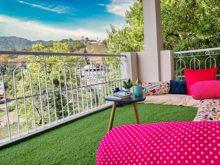 Mohija Homestay: 3x1bhks + Private Balcony Garden - Solan