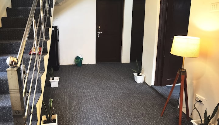 House With Comfort Including Kitchen - Srinagar