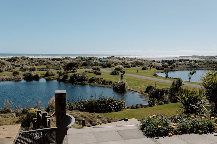 The Lakes Bed & Breakfast - Sea View Room - Ōhau