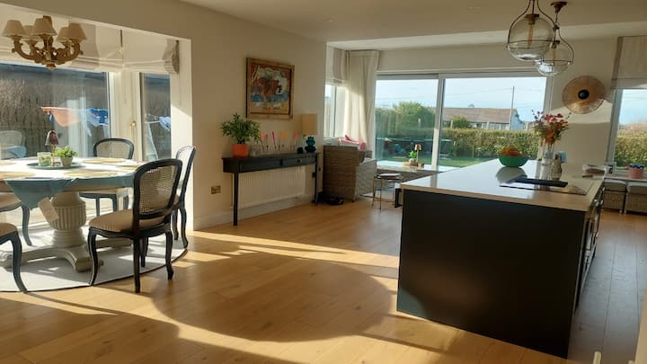 Fabulous Fenit Getaway. - トラリー