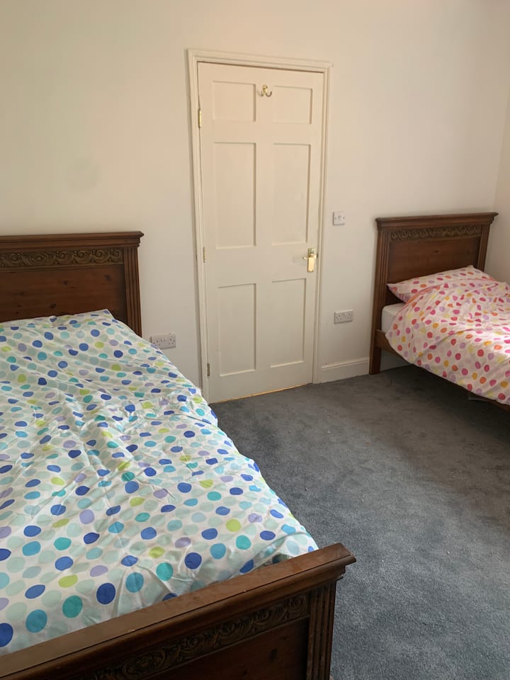 Twin Room, Ensuite, Caernarfon - Caernarfon