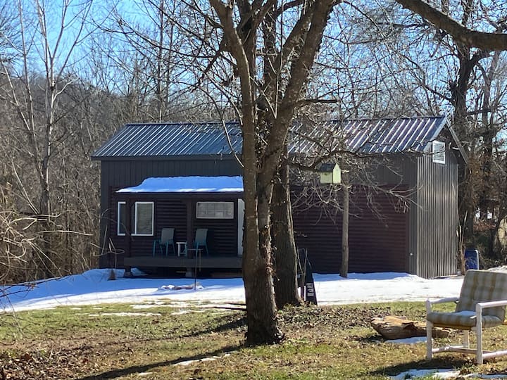 The Bridgewalk Riverside Cabin 1 - Spokane, MO