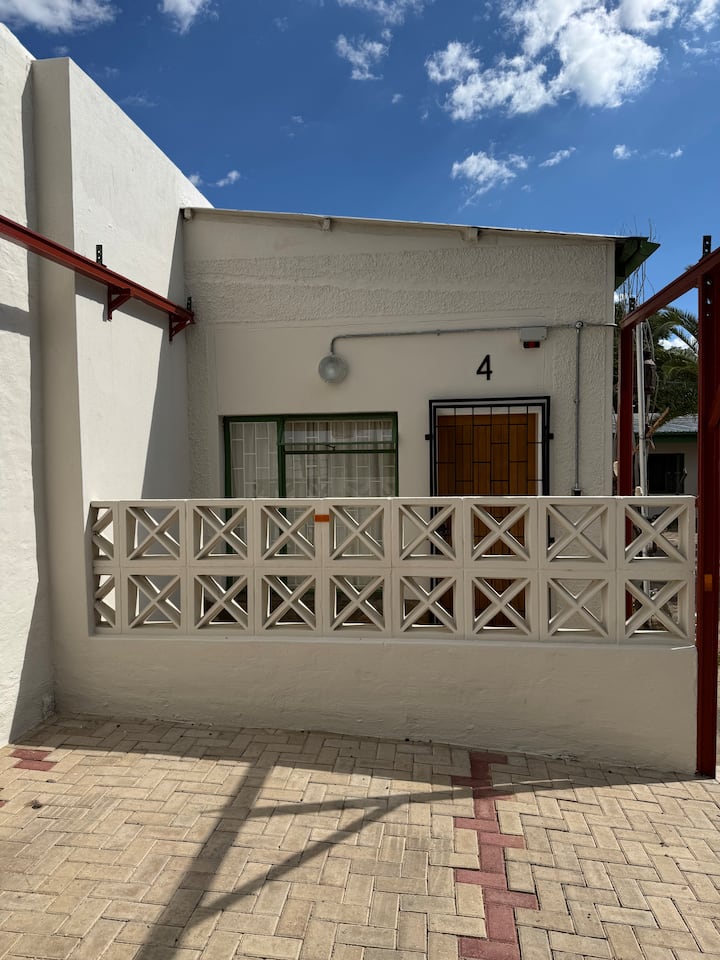 Basic One Bedroom Apartment, No Tv, No Aircon - Windhoek