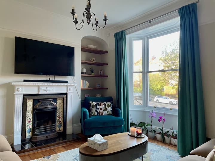 Gorgeous 4 Bedroom Townhouse - Northampton