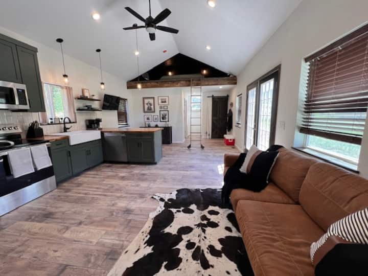 Little White Buffalo- Luxury Tiny Home + Rv Hookup - Eleven Mile State Park, Lake George
