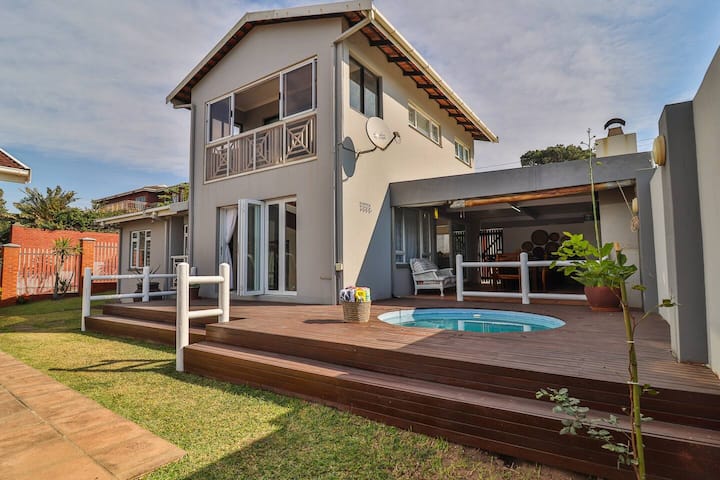 Beautiful Tropical Beach Haven - Pennington