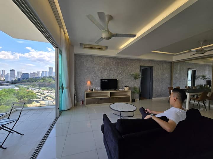 8 Beds| Big Balcony Klcc View Skypool Sunway Putra - Kuala Lumpur