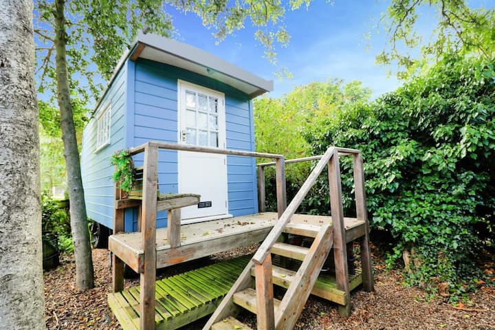 Riverside Retreat - Maldon, UK