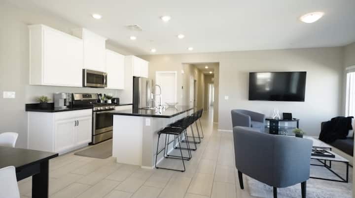 Urban Nest @ Green Valley - ヘンダーソン, NV