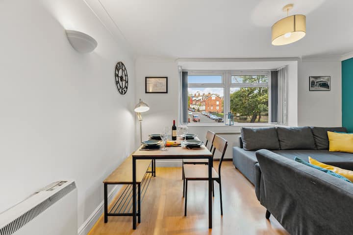 Centrally Located, Contractor Friendly, Woodhouse - Leeds