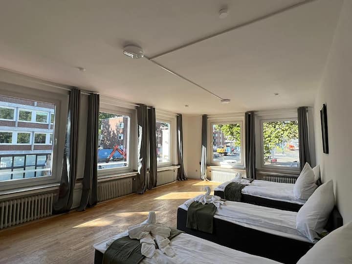 Private Room At Heumarkt, City Center - Cologne