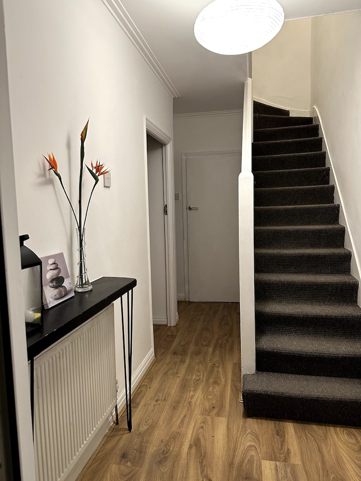 Entire Home In North London - London