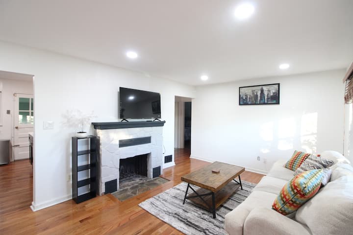 Charming Contemporary Home - アレクサンドリア, VA