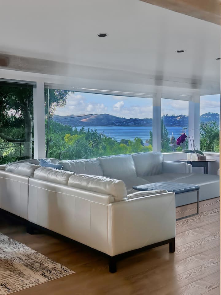 Stunning Accessible View Home W/ Lift In Sausalito - Sausalito, CA
