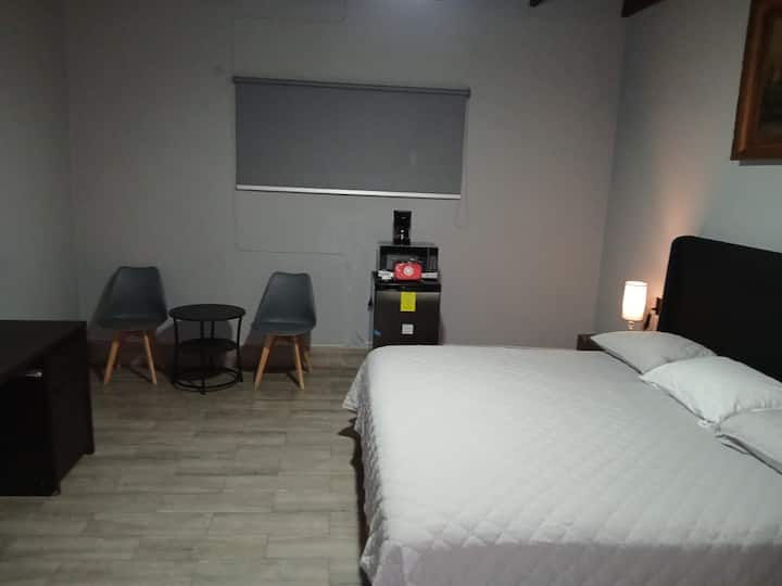 Amplia Recámara En El Centro - Uruapan